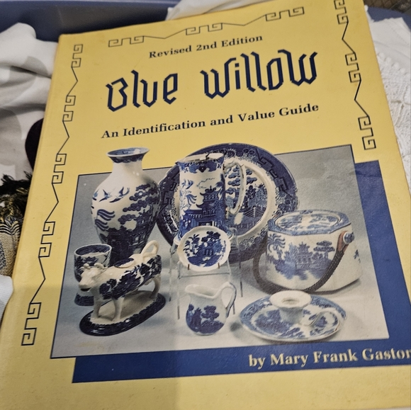 Blue Willow | Other | Blue Willow An Identification Guide Mary Gaston ...